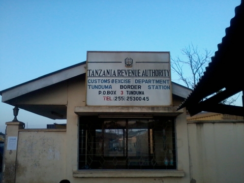 Congestion at Tunduma border dry port, risks killing Dar es Salaam Port ...